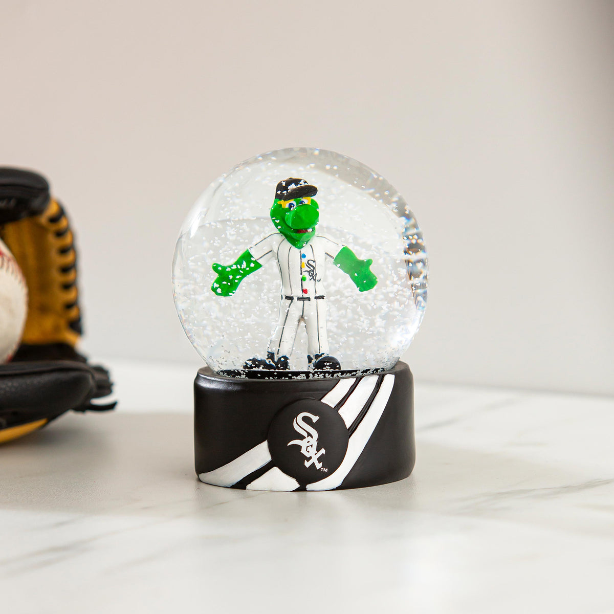 Chicago White Sox Water Globe – Team Sports America
