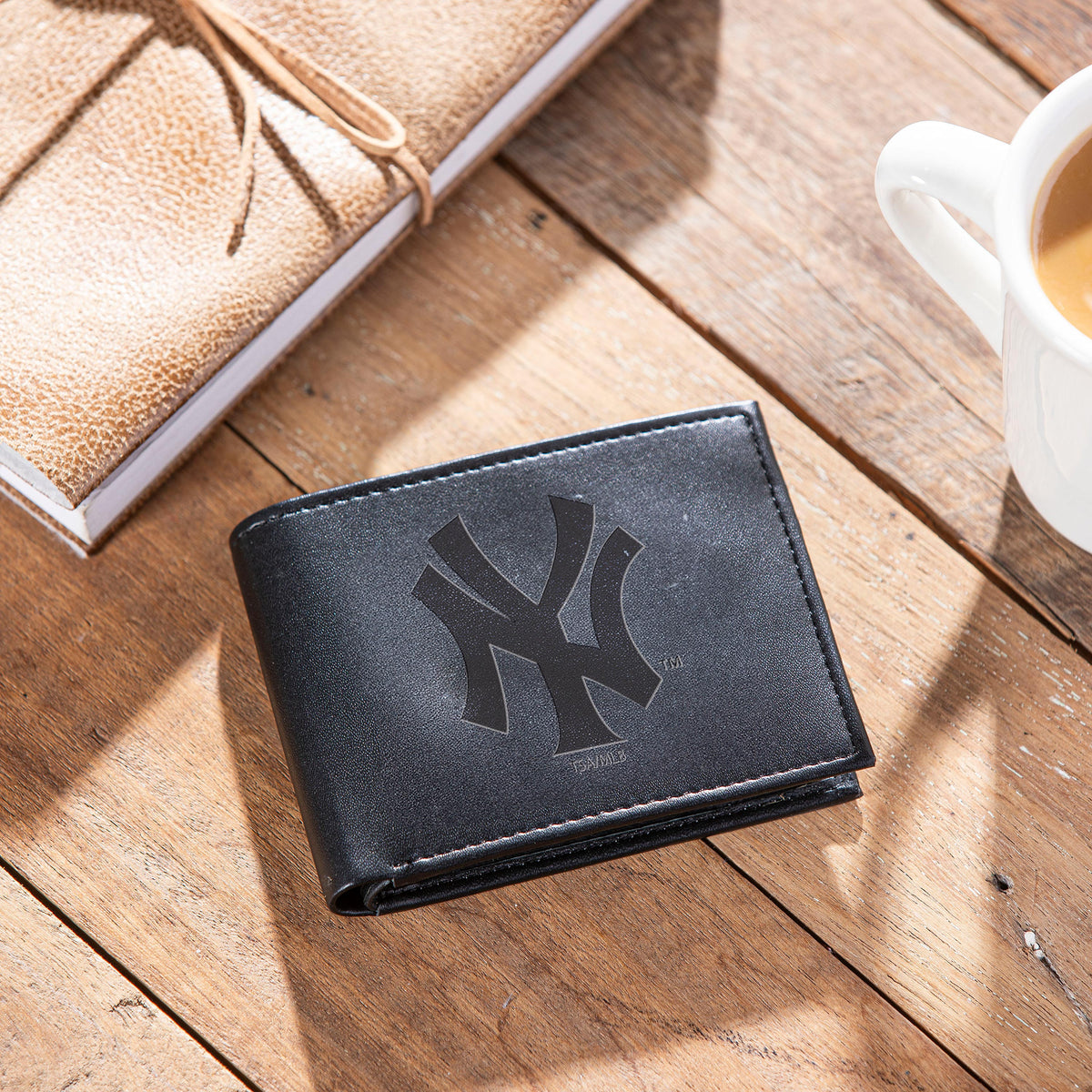 New York Yankees Bi-Fold Wallet Black – Team Sports America